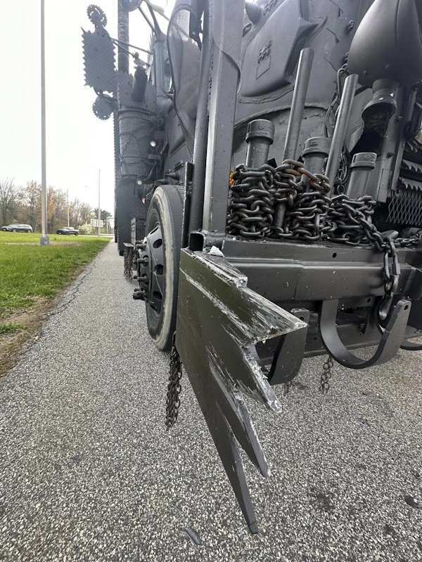 Carro é rasgado pelas garras do Wolverine do Wicked intent Semi - Blog ...