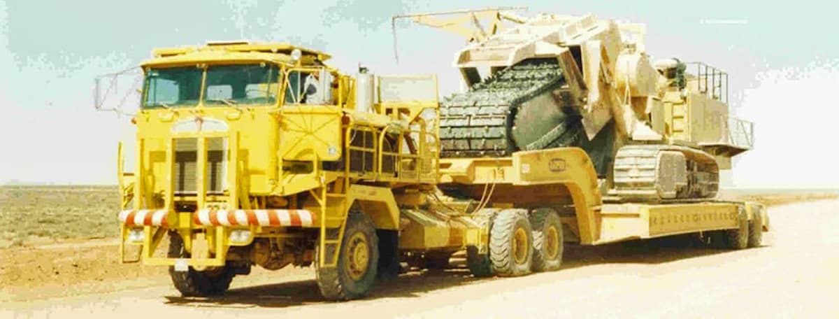 A Besta: Conheça o gigantesco Kenworth 993 - Blog do Caminhoneiro