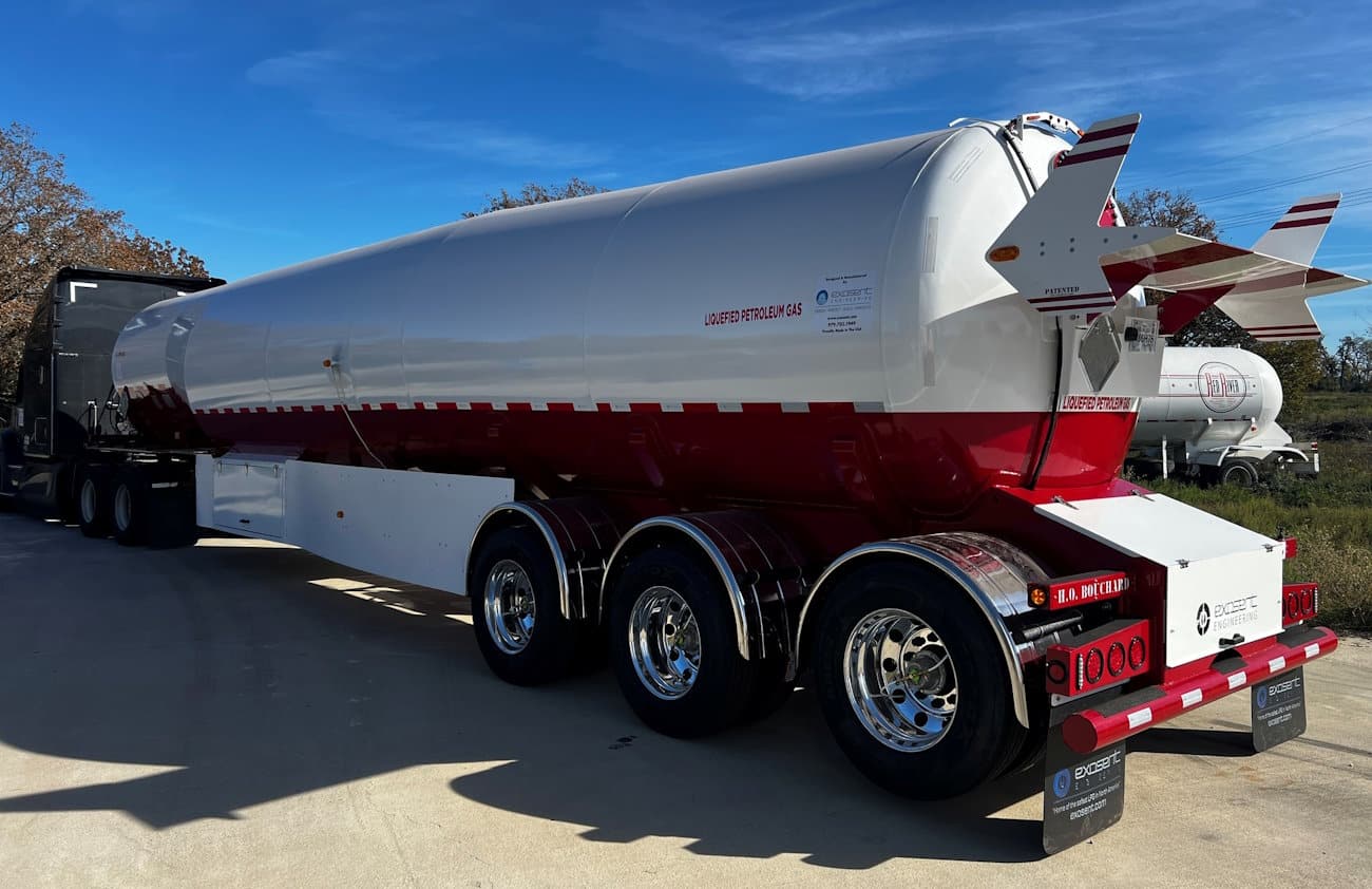 Empresa desenvolve carreta tanque com asa traseira - Blog do Caminhoneiro