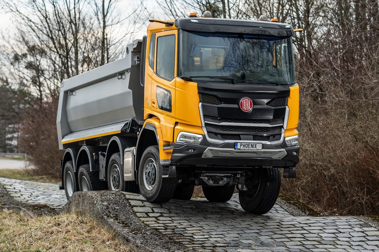 Tatra lança nova geração do modelo Phoenix com cabine DAF - Blog do ...