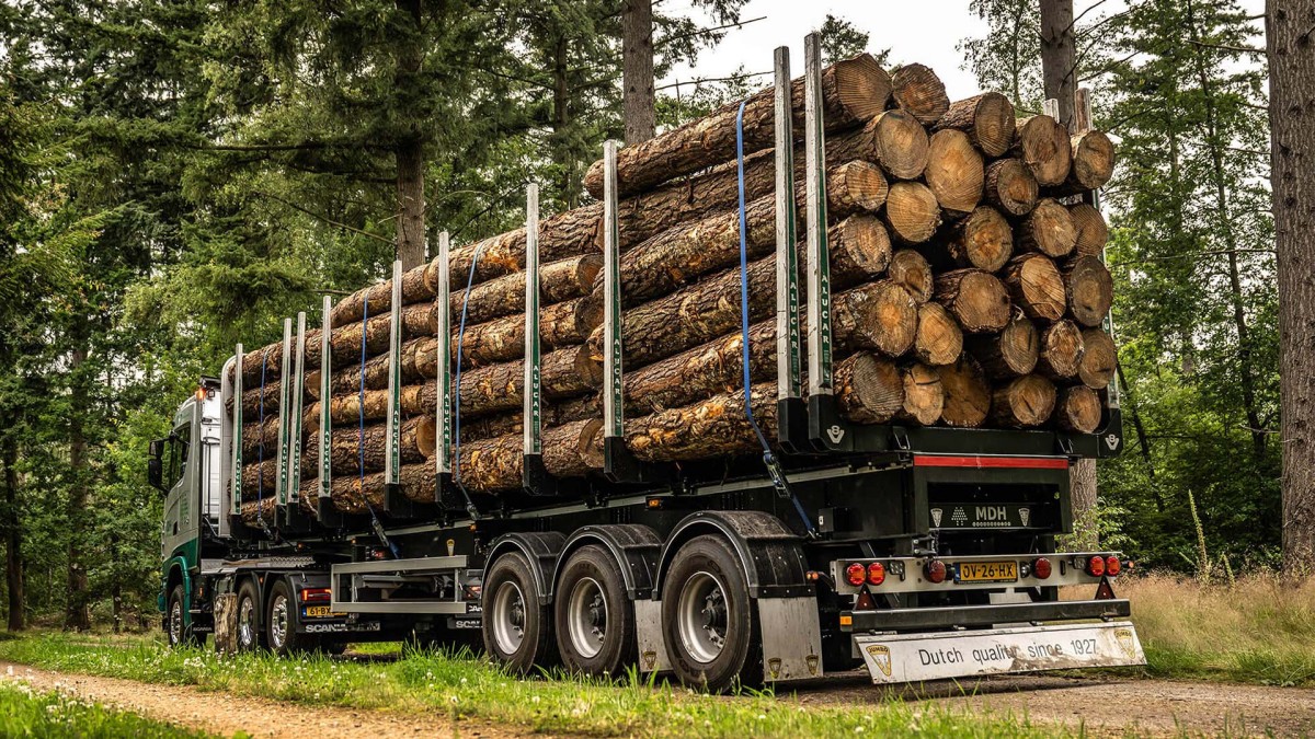 Scania 590S V8 ganha versão com tração dianteira - Blog do Caminhoneiro