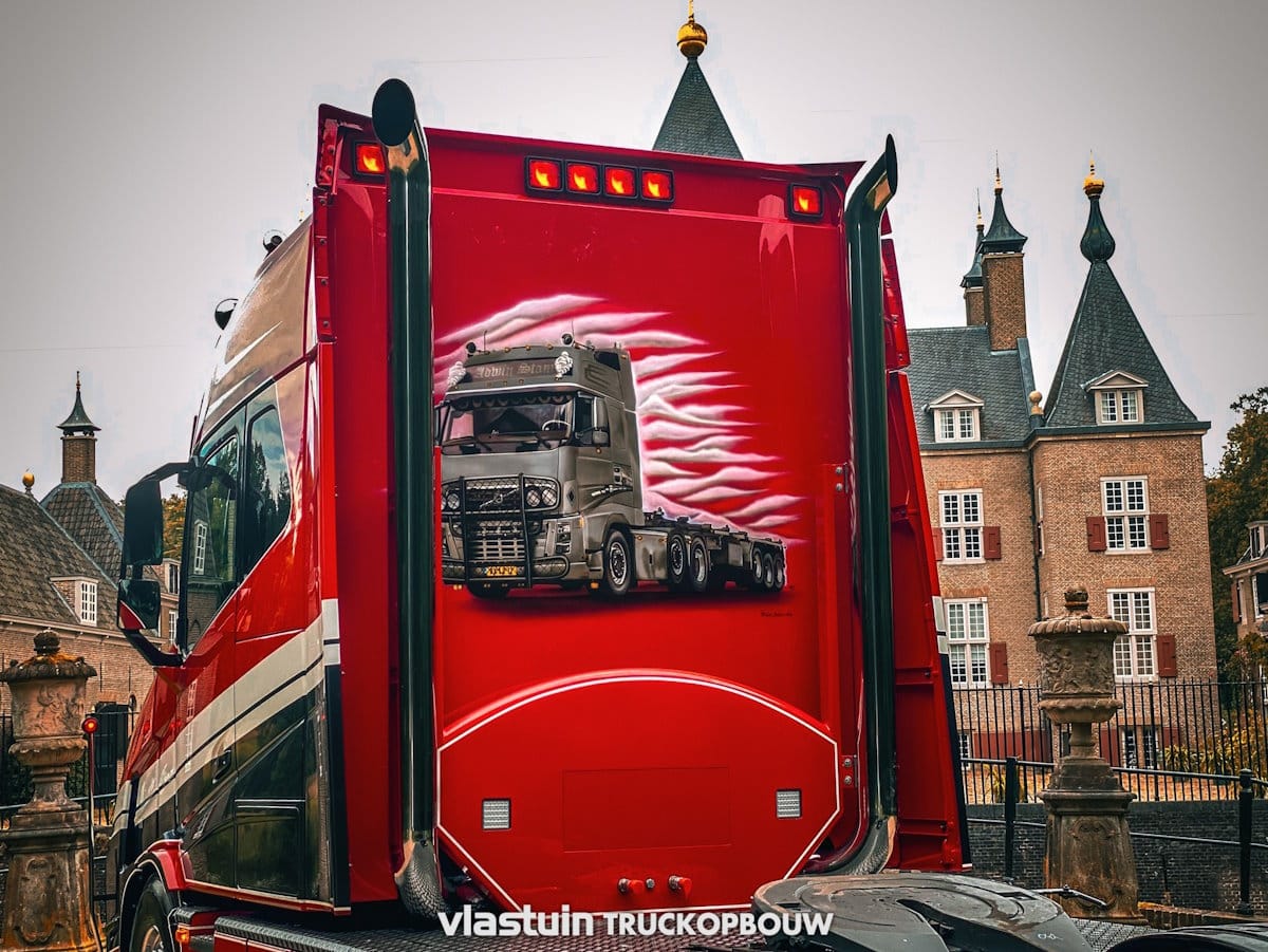 Empresa compra duas unidades do Volvo FH bicudo completamente únicas - Blog do Caminhoneiro