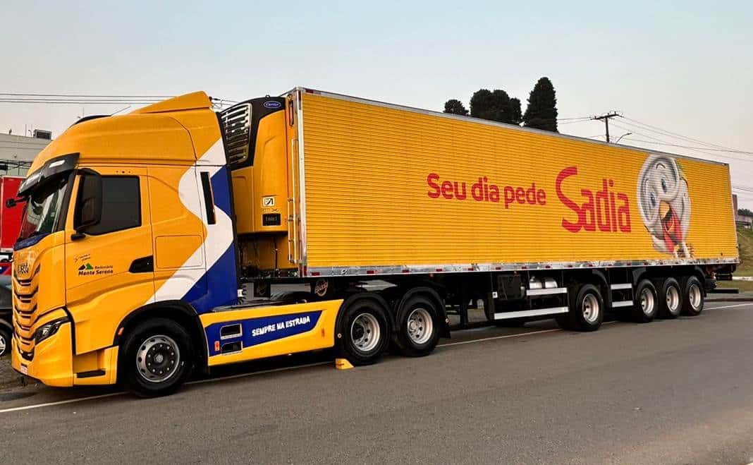 BRF inova com utilização de carretas com quarto eixo - Blog do Caminhoneiro